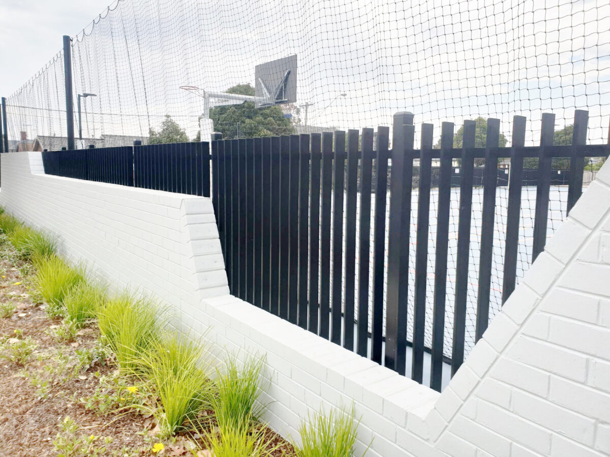 Vertical Blade Fencing – Modern Security Fence Solutions – Vantage ...